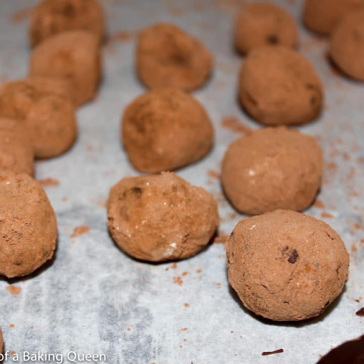 Baileys Truffles | Confessions of a Baking Queen
