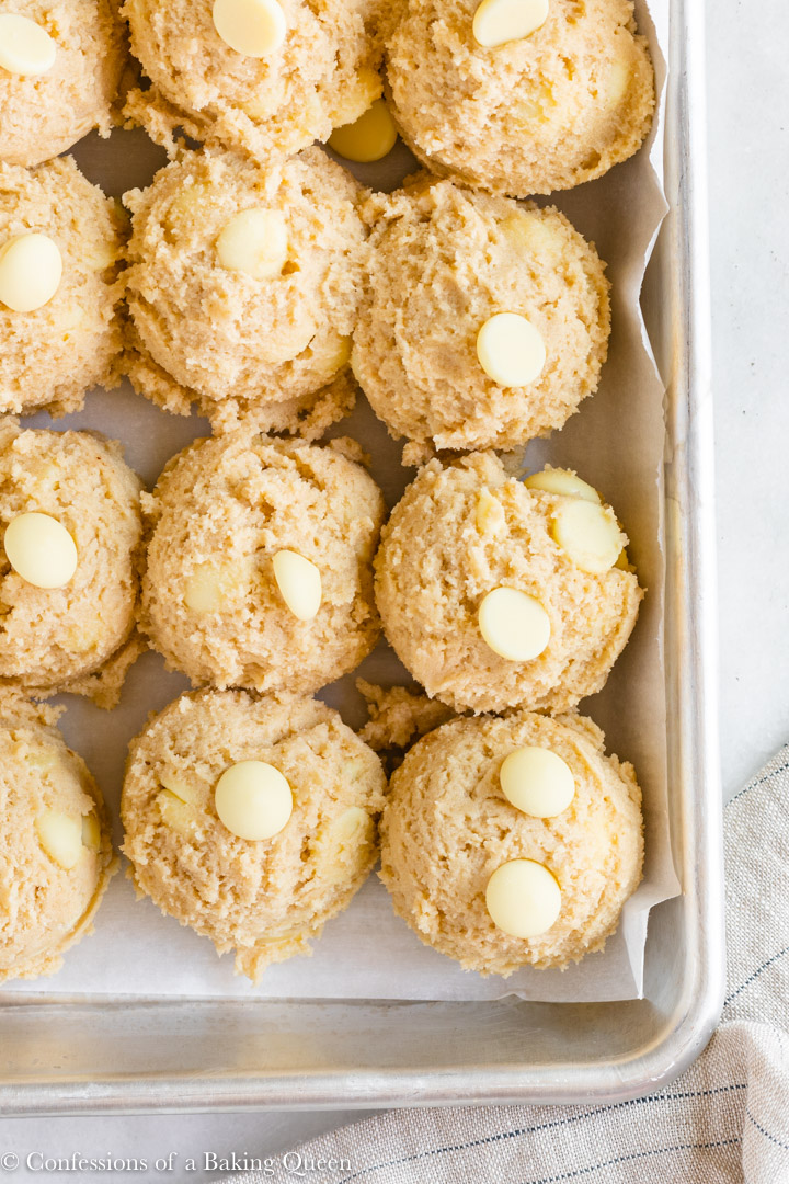 White Chocolate Cookies {Easy Recipe} Confessions of a Baking Queen