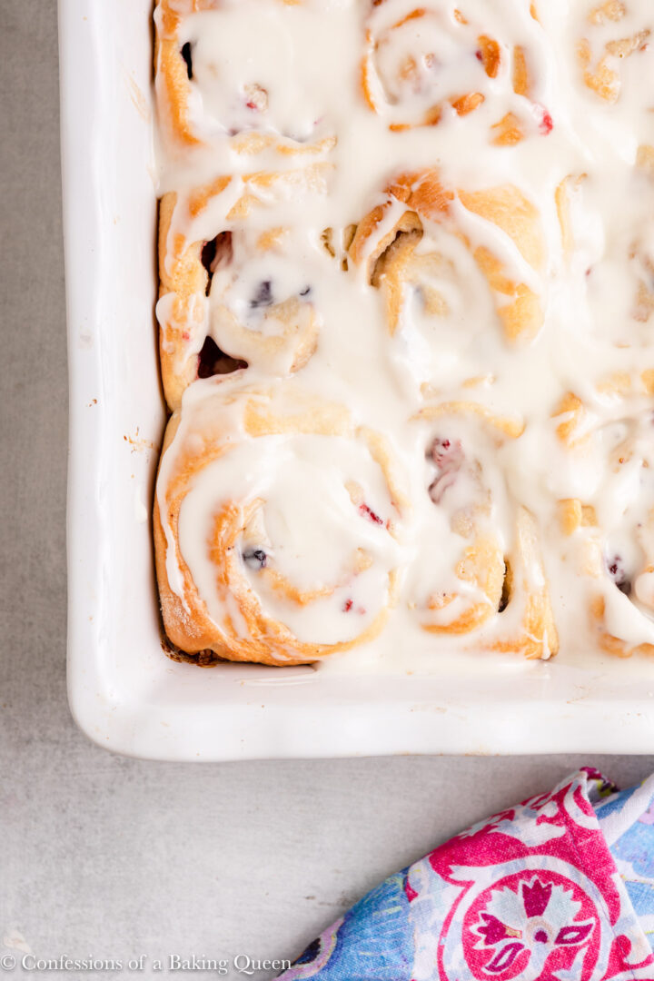Berry Sweet Rolls With Photos for Every Step - Confessions of a Baking ...