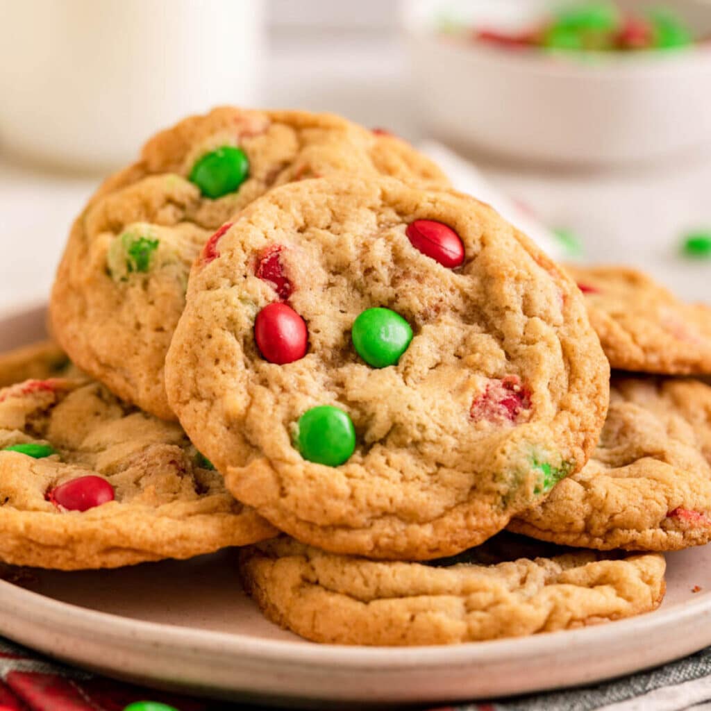 M&M Christmas Cookies - Confessions of a Baking Queen