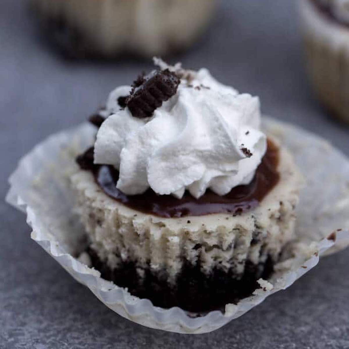 Mini Oreo Cheesecake Recipe- Confessions of a Baking Queen