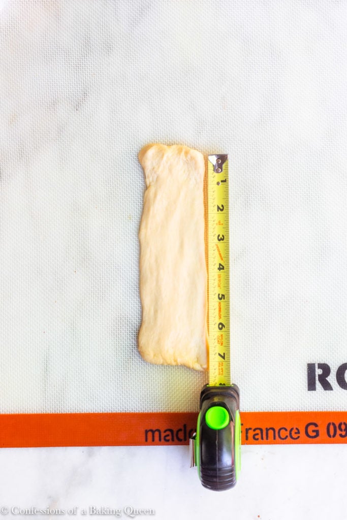 Easy Moist & Fluffy Dinner Rolls - Confessions of a Baking Queen