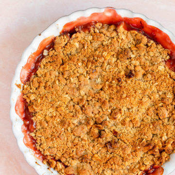 Easy Rhubarb Crumble {Delicious Easy Recipe} Confessions of a Baking Queen