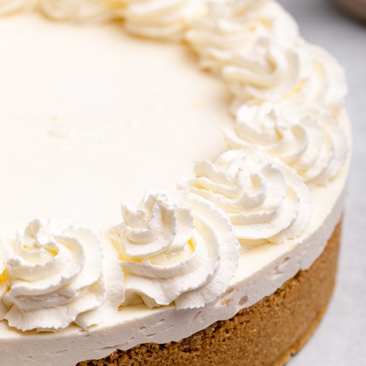 Maple Cream Cheese Frosting - Confessions of a Baking Queen