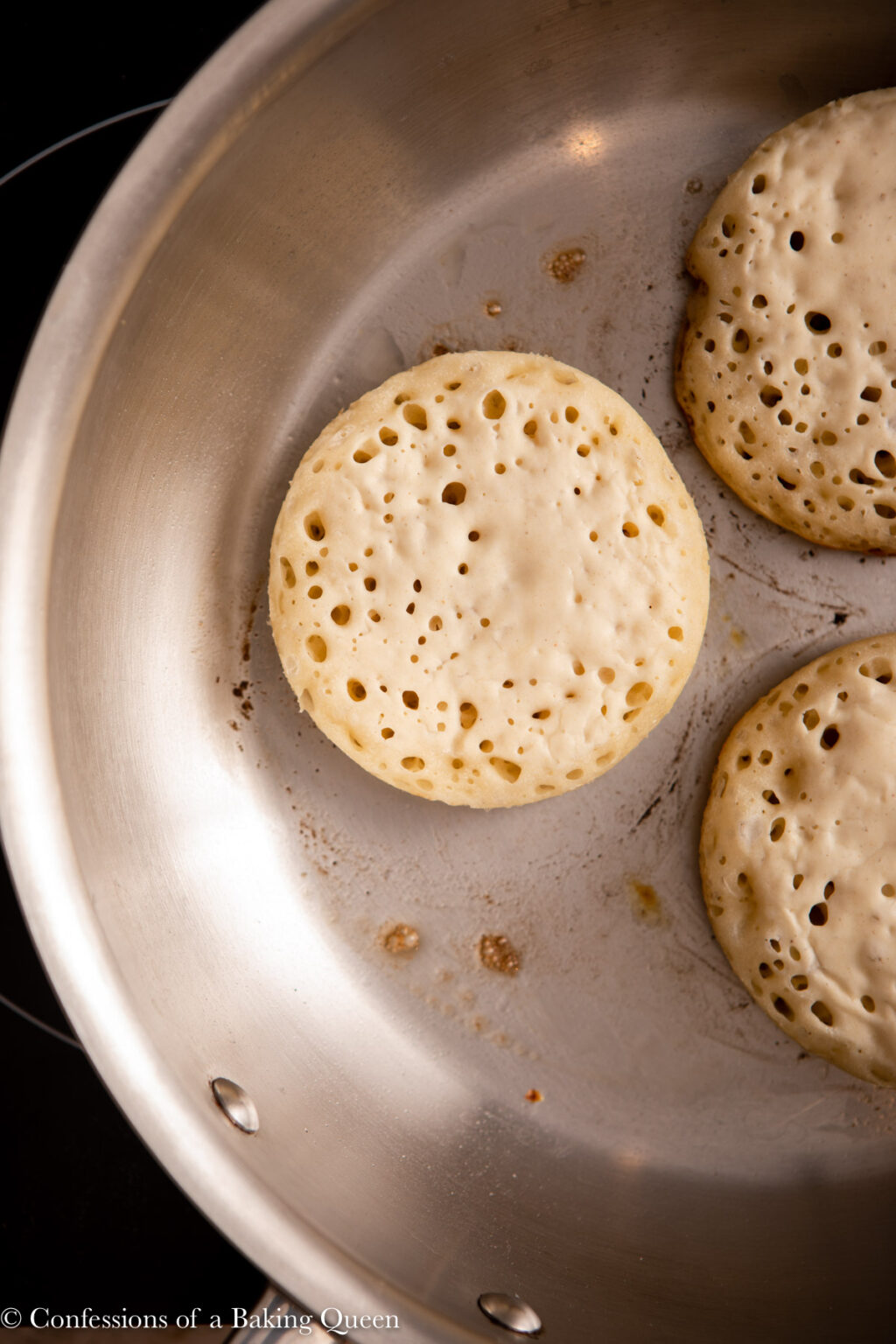 Step-by-Step Photos to Make Crumpets - Confessions of a Baking Queen