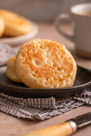 Step-by-Step Photos to Make Crumpets - Confessions of a Baking Queen