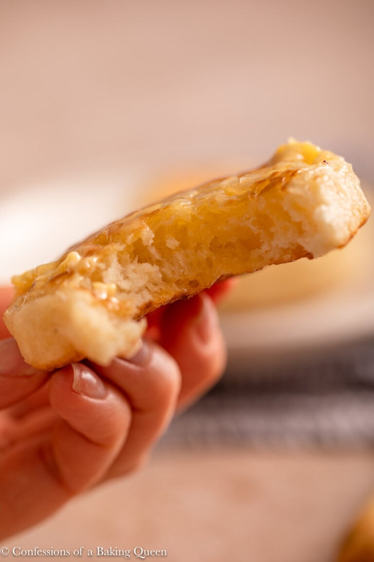 Step-by-Step Photos to Make Crumpets - Confessions of a Baking Queen