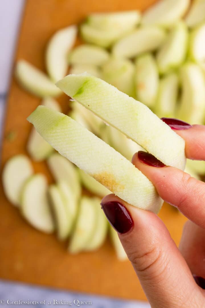 Juicy Apple & Blackberry Crumble - Confessions of a Baking Queen