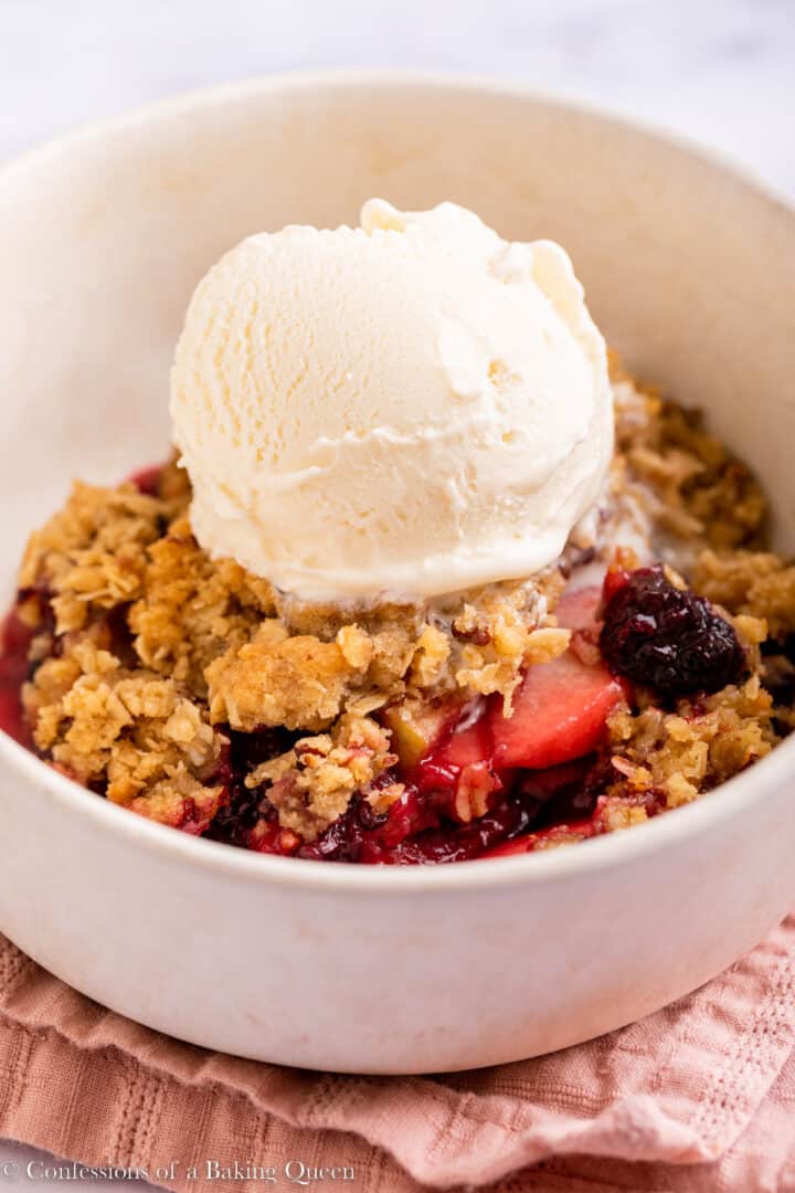 Juicy Apple & Blackberry Crumble - Confessions of a Baking Queen