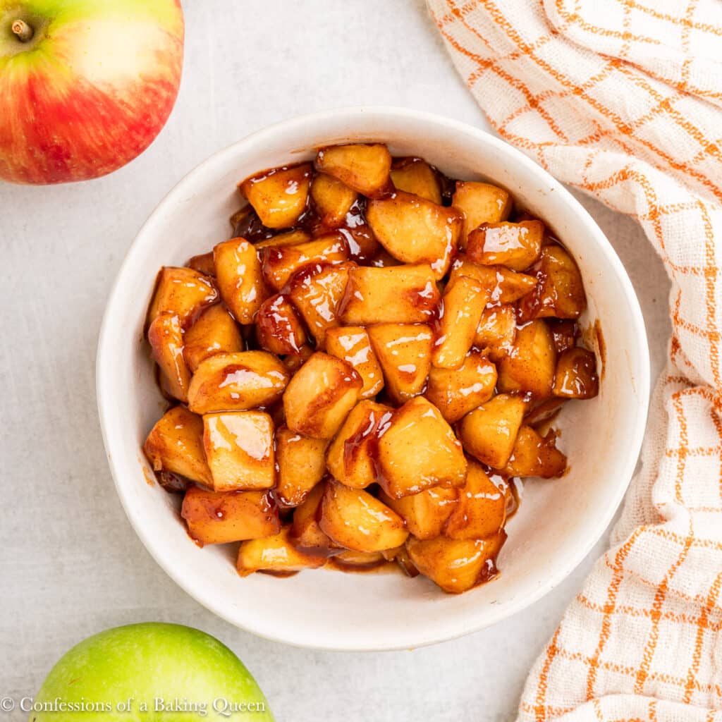 How to Make a Delicious Berry Compote - Confessions of a Baking Queen