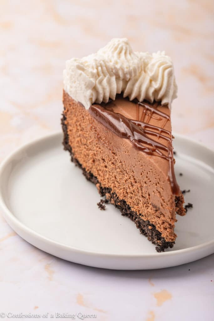 Creamy No Bake Chocolate Cheesecake - Confessions of a Baking Queen